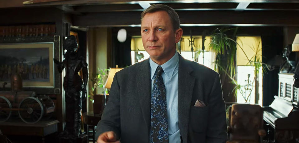 REVIEW: A Different Kind of Murder Mystery Unfolds in ‘Knives Out ...